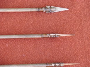 30 inch Arrow, Bone Tip, black Fletching